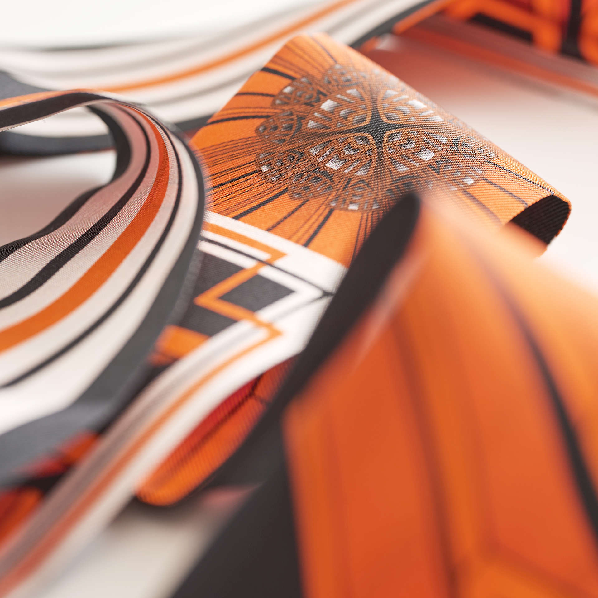 THE TWILLY II – Short twilly made from silk by MAYBACH